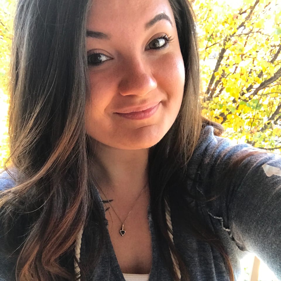 Book Services in Powell, OH with Brittney N (BRITTNEY72564)