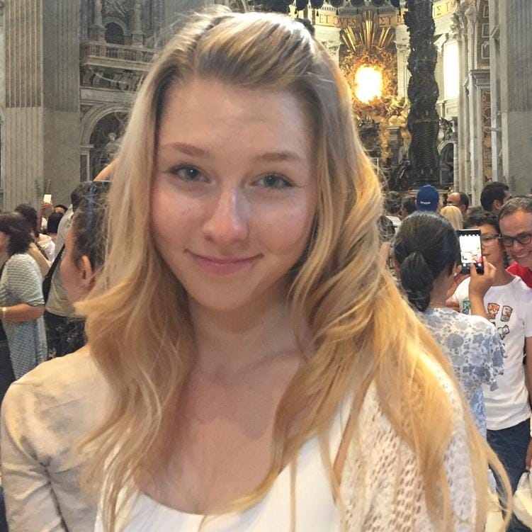 Book Services in Savannah, GA with Isabel L (ISABEL14231)