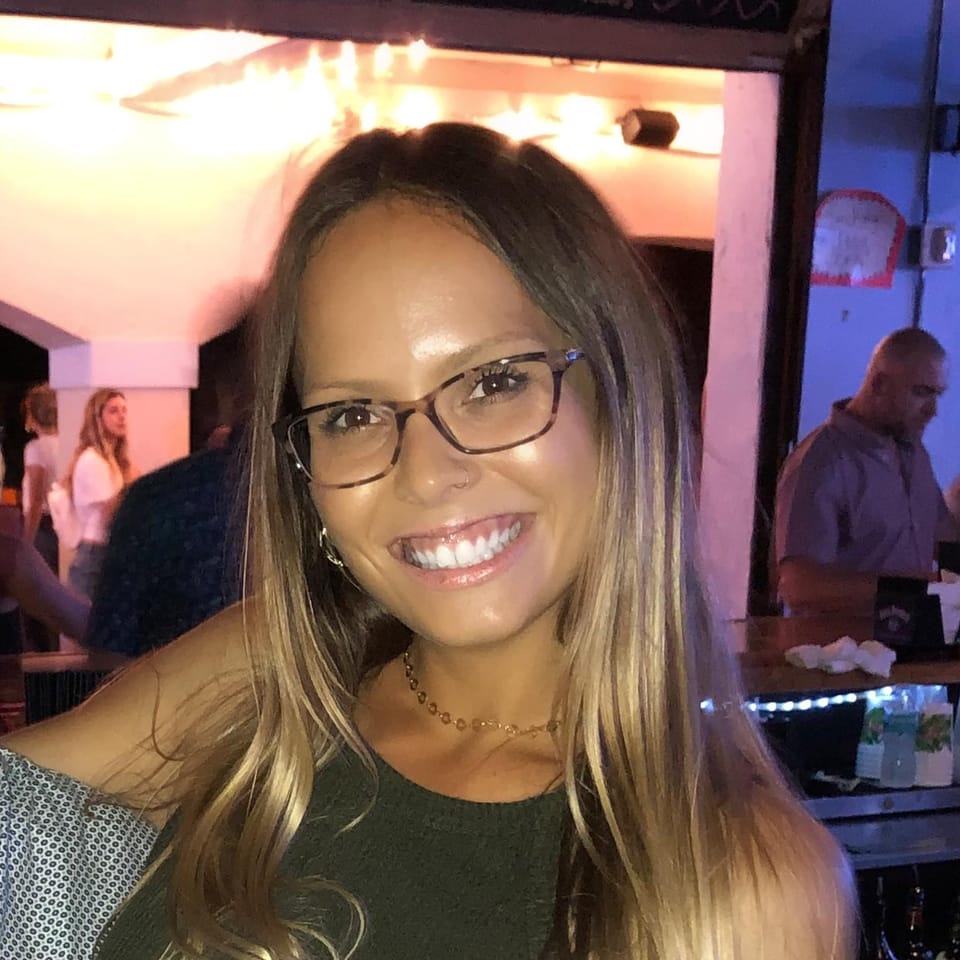 Book Services in Jacksonville, FL with Taylor S (TAYLOR58821)