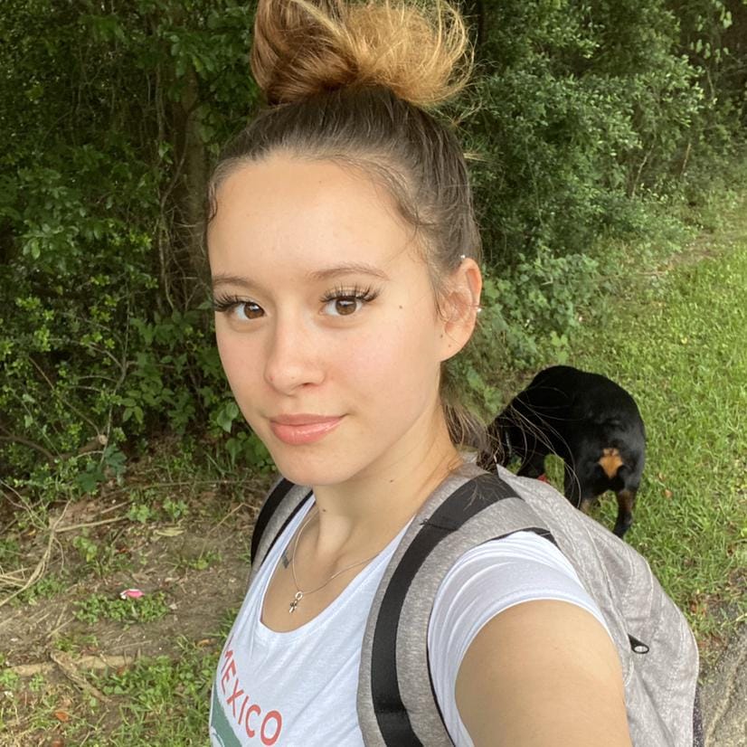 Book Services in Houston, TX with Alyssa R (ALYSSA67487)