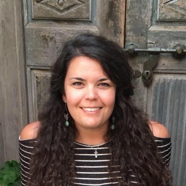 Book Services in Fairfax, VA with Elizabeth T (ELIZABETH60143)