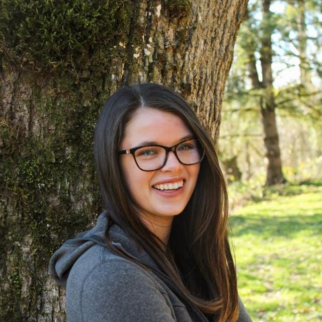 Book Services in Vancouver, WA with Helen (HELEN85444)