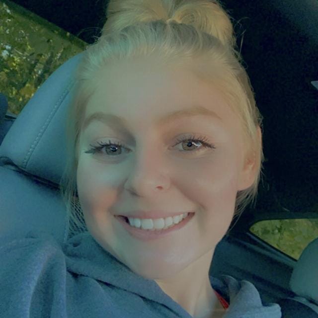 Book Services in Fishers, IN with Lexi A (LEXI83148)