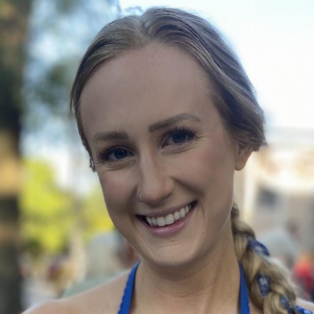 Book Services in Rochester, NY with Sarah S (SARAH06390)