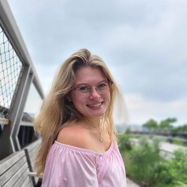 Book Services in Mahwah, NJ with Alexandra A (ALEXANDRA39610)