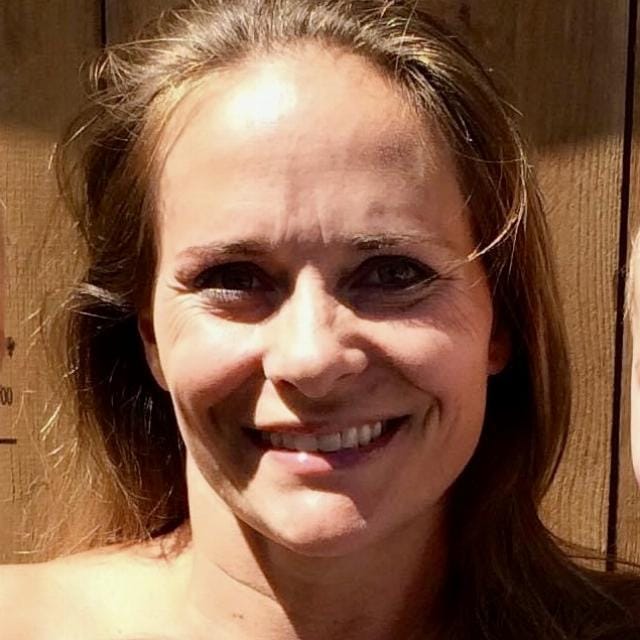 Book Services in Bristol, RI with Kerry M (KERRY25734)