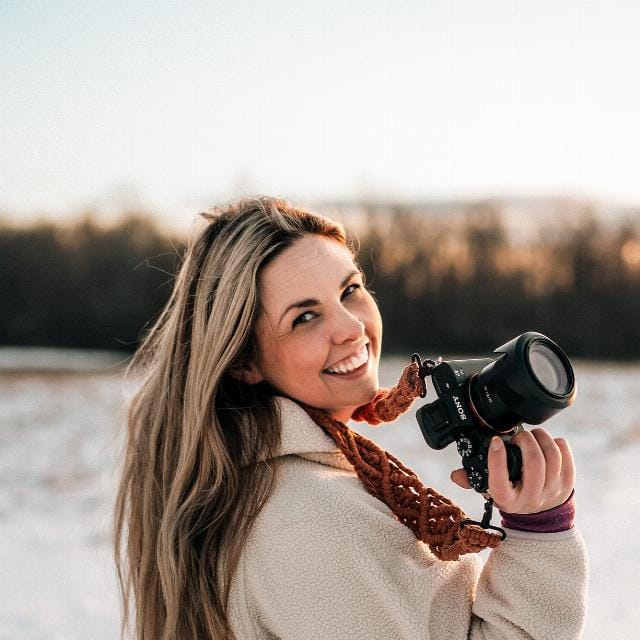 Book Services in Lancaster, NY with Kassandra T (KASSANDRA02486)