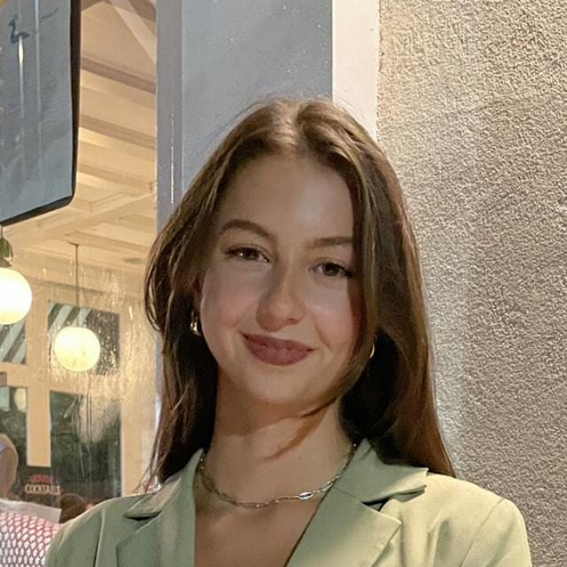 Book Services in Lumberton, NJ with Kiely K (KIELY04032)