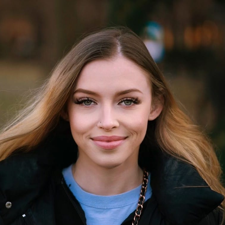 Book Services in New York, NY with Shayna C (SHAYNA92824)