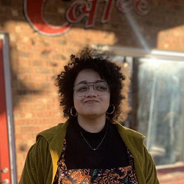 Book Services in Chicago, IL with Kloie R (KLOIE27861)