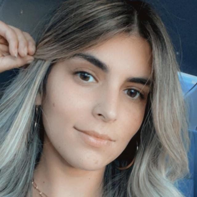 Book Services in Cape Coral, FL with Daniela M (DANIELA92027)