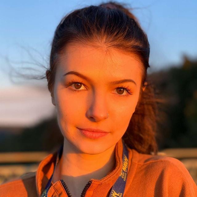 Book Services in Mcminnville, OR with Jenna G (JENNA63570)