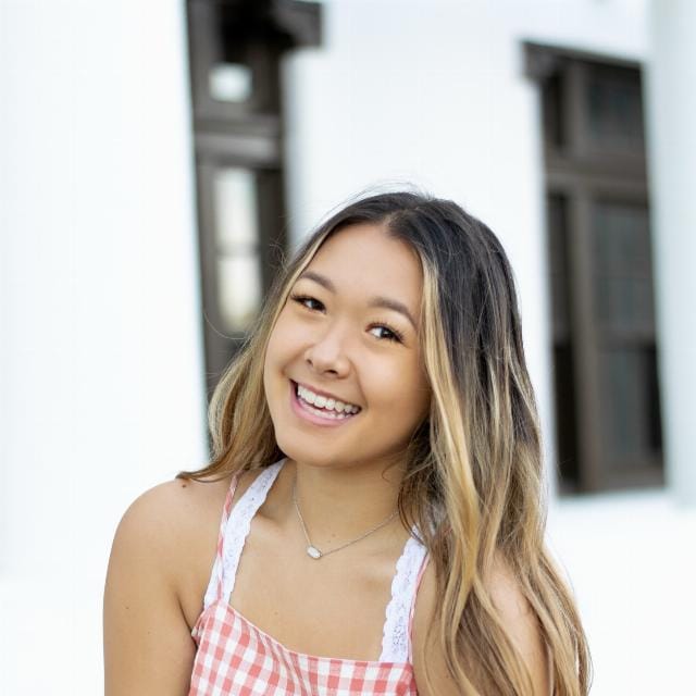 Book Services in Wichita, KS with Rachel (RACHEL41691)