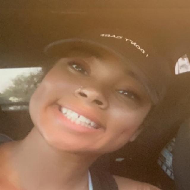 Book Services in Fairfield, CA with Vonshay M (VONSHAY79265)